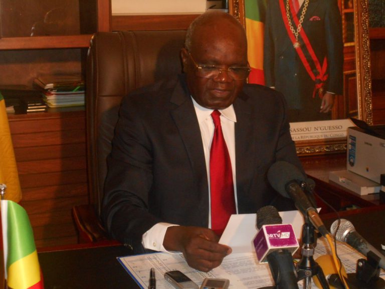 Attaqué par la presse, le Ministre Emile Ouosso porte plainte – Zenga-Mambu